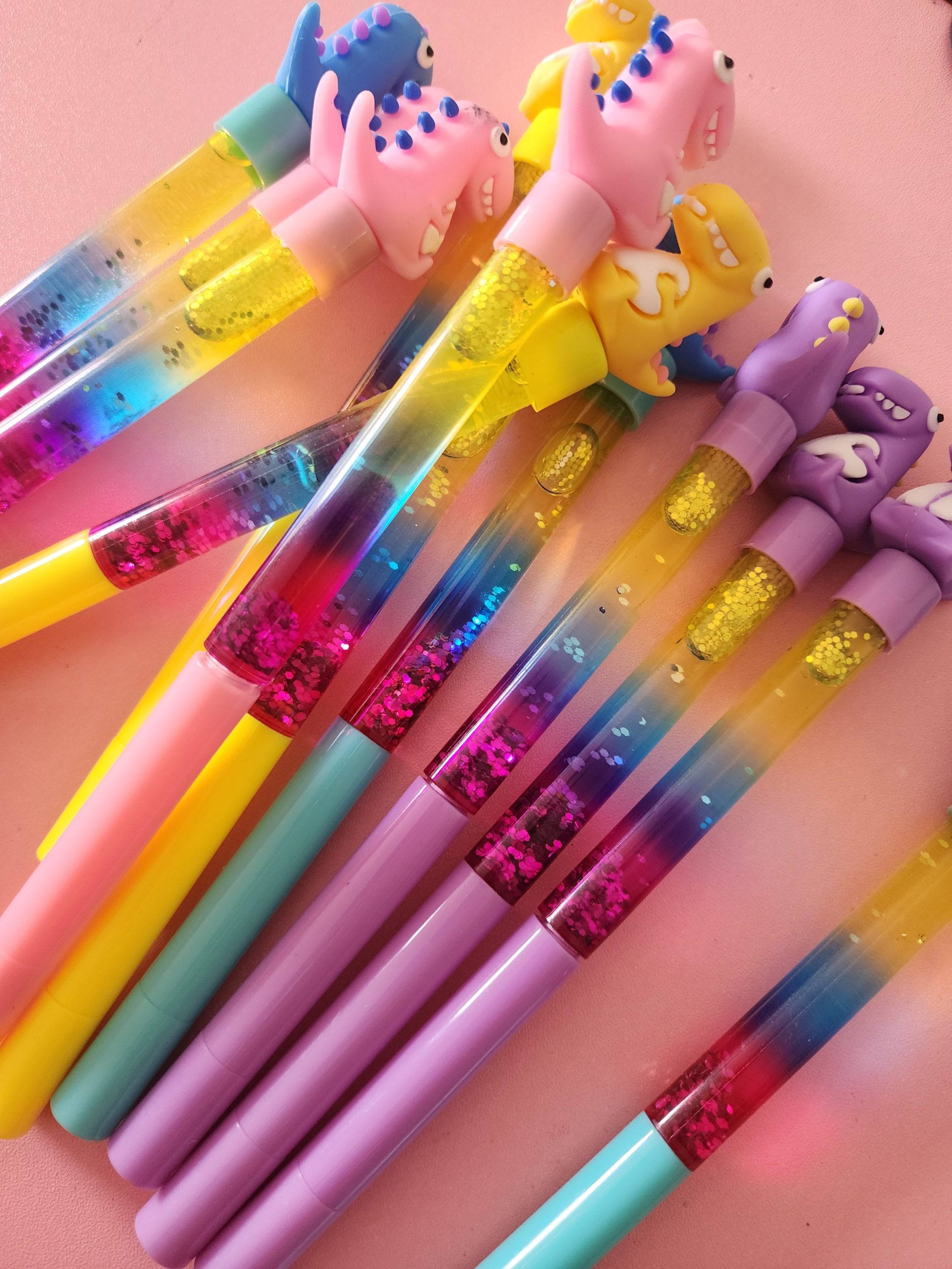 PACK 12 PLUMAS KAWAII DINOSAURIO DIENTON GLITTER PUNTO FINO GEL - Cute Shop