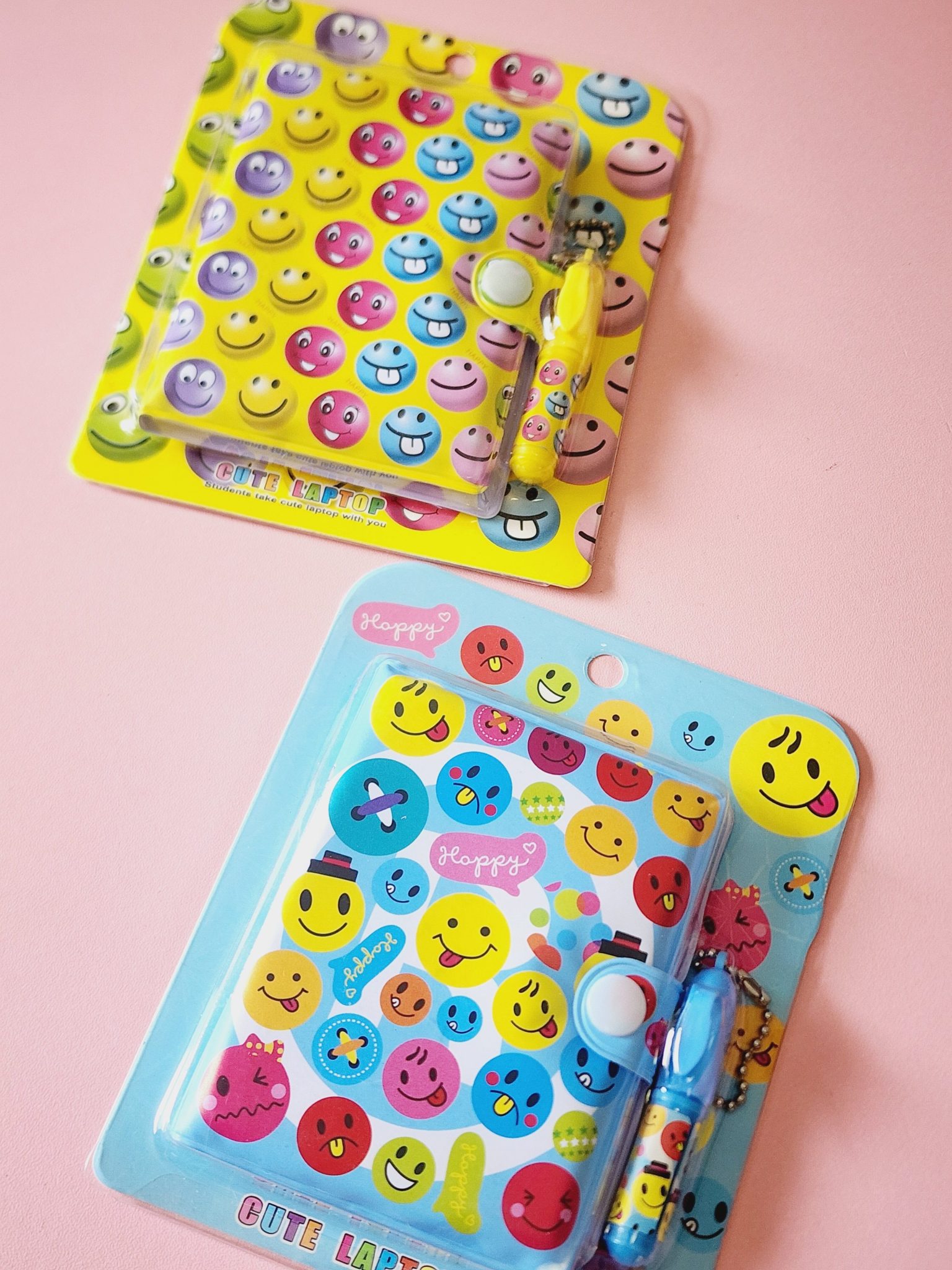 Set Escolar Mini Libreta con Hojas Membretadas y Mini Pluma Emoji ...