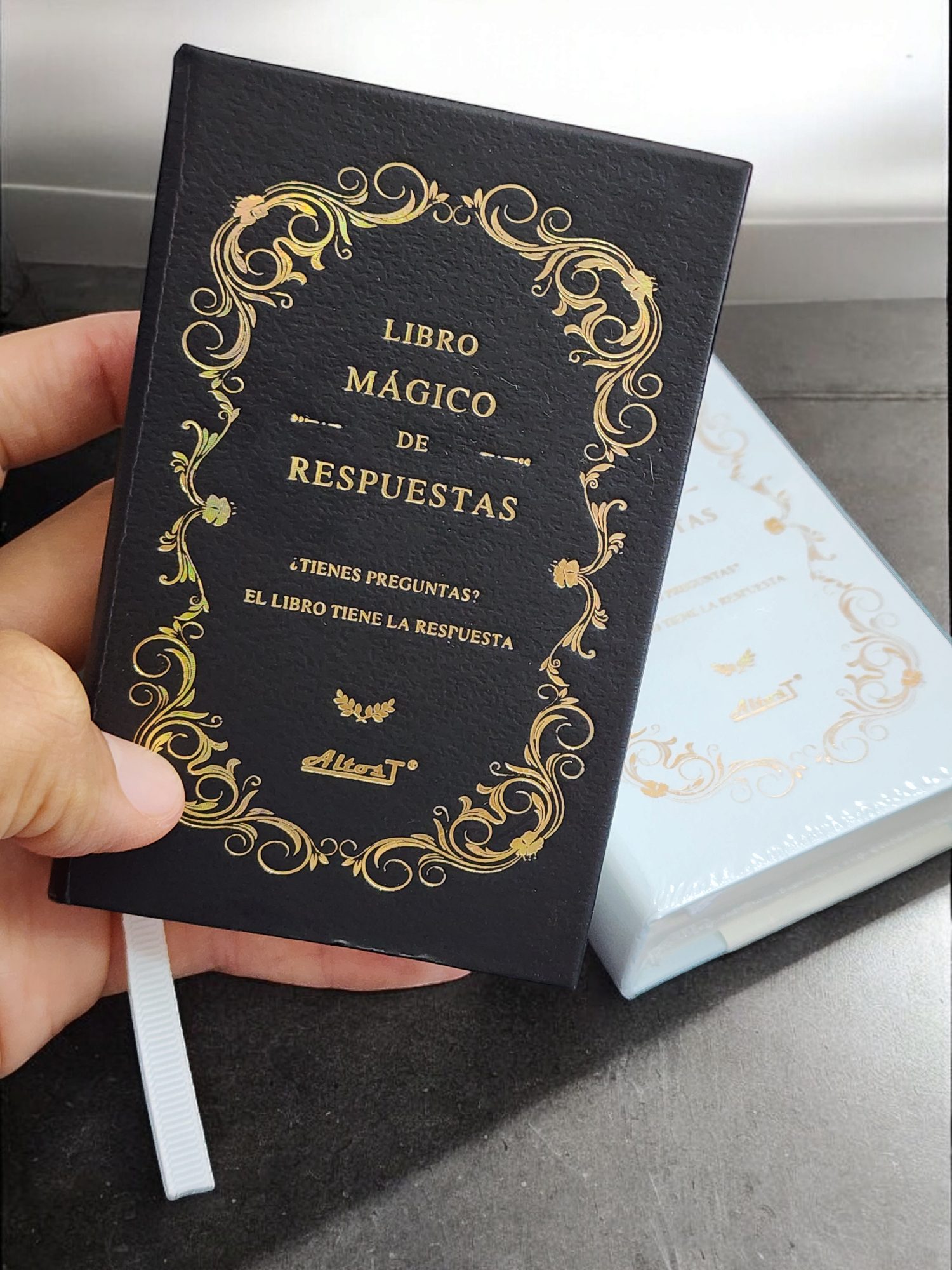 Mini Libro Mágico de Respuestas con 208 Hojas - Cute Shop