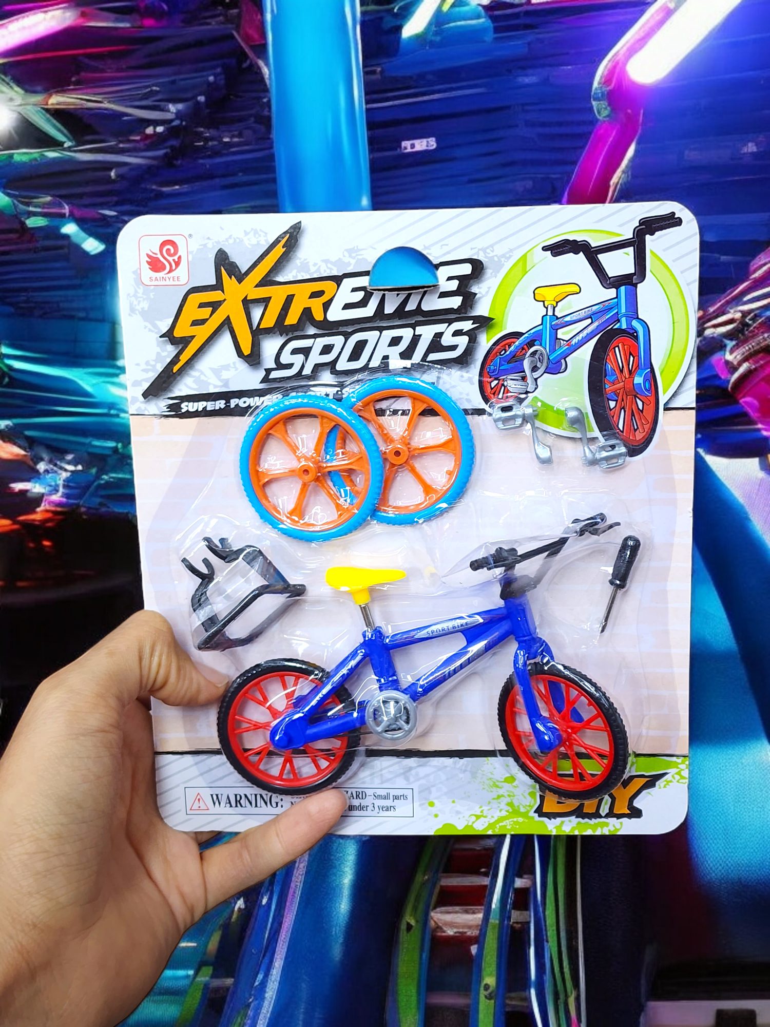 Blister con Juguete en forma de Bicicleta Armable - Cute Shop