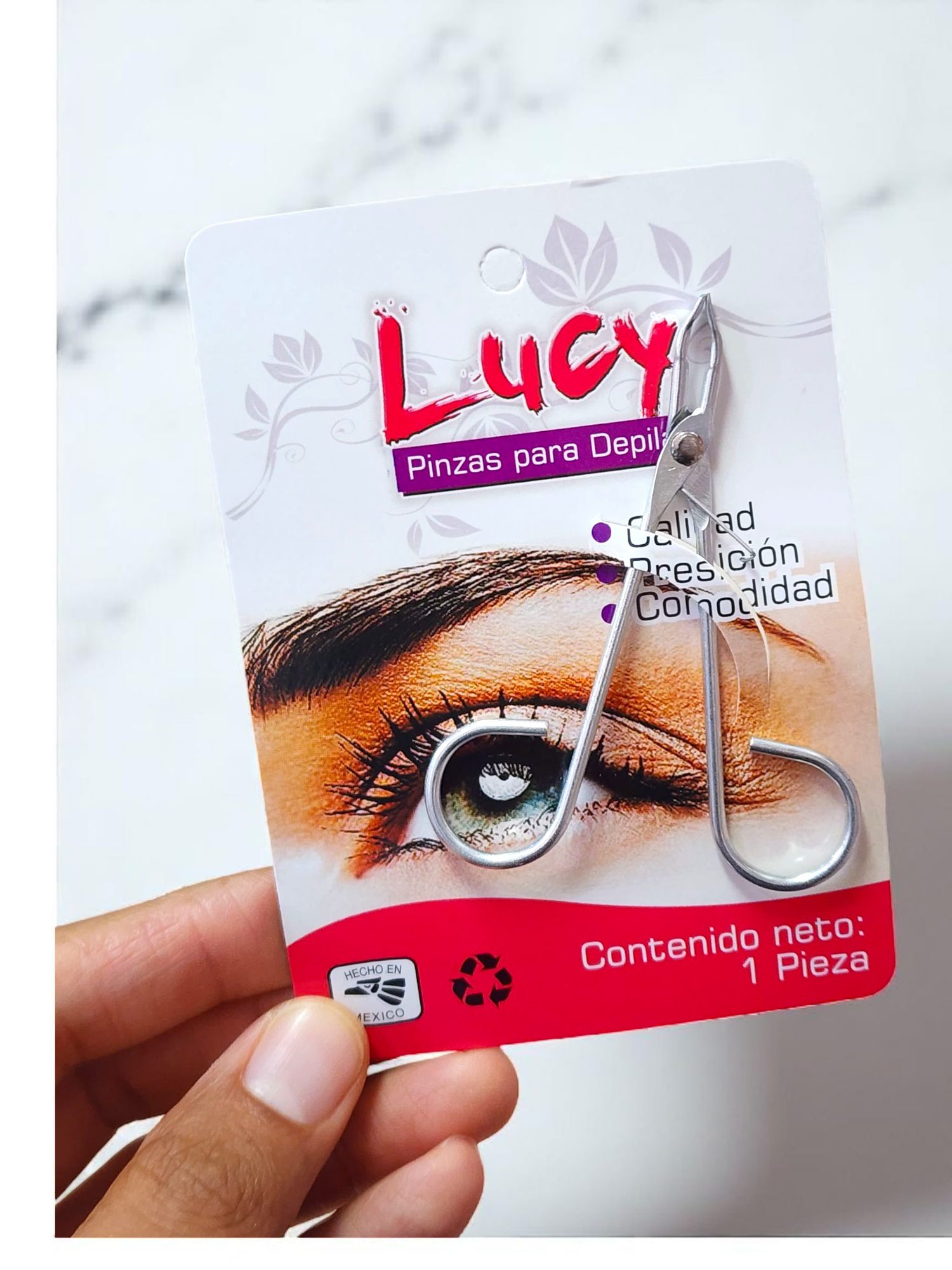 Pinza Saca Cejas Plateada para Depilar Lucy - Cute Shop